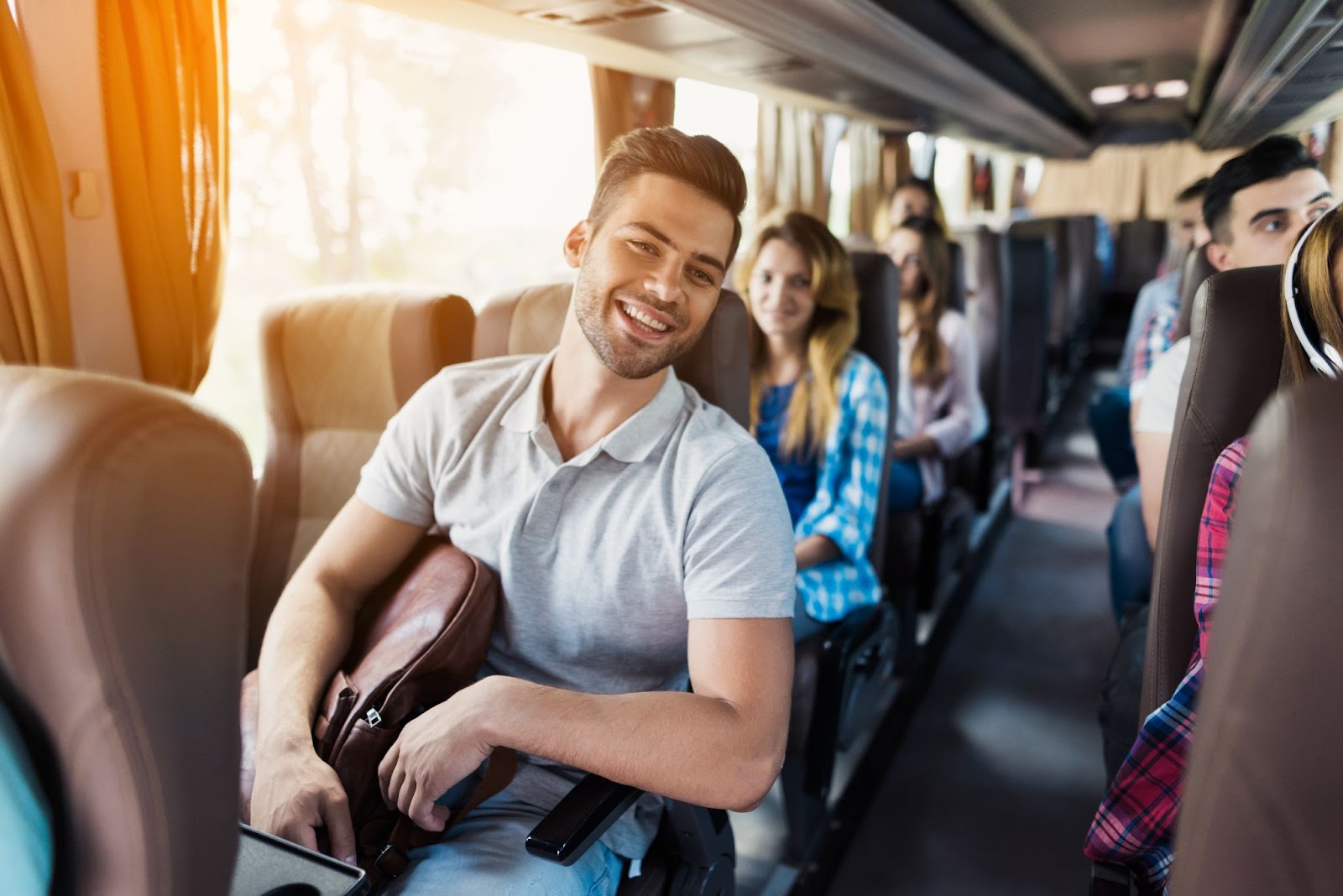 Cinco formas de hacer que viajar en autobús sea una experiencia ...